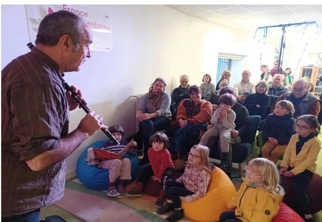 Plouaret. Le flûtiste Jean-Luc Thomas charme petits et grands - Saint ...