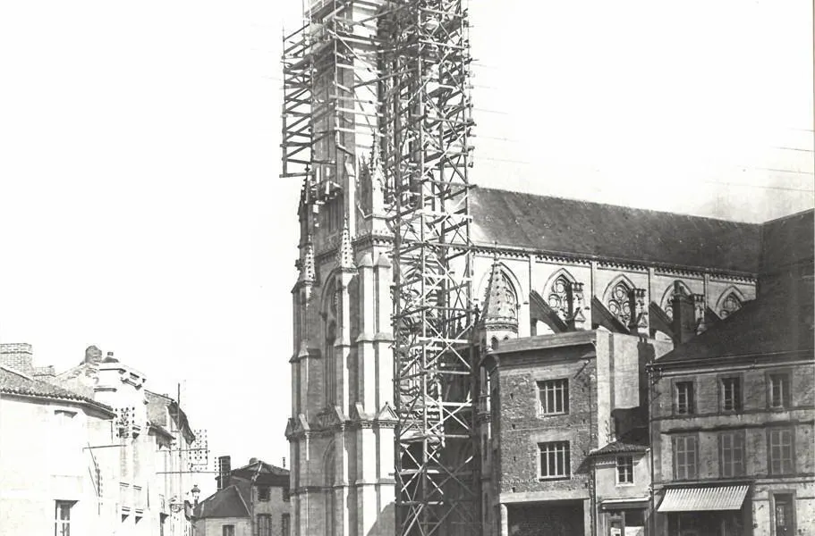 Cholet. Histoire : le clocher de l’église Saint-Pierre a coûté une ...