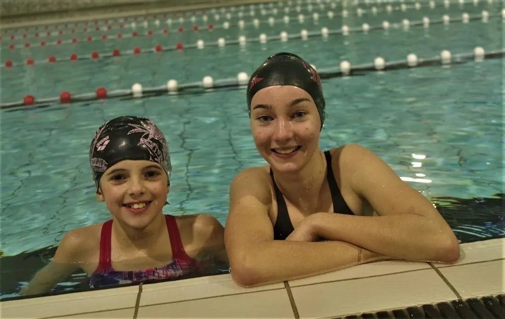 Les nageurs du Club vitréen de natation s’adaptent aux 27 degrés du bassin sportif . Sport ...