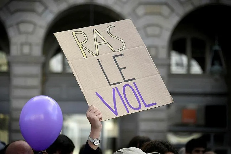 « Seul oui veut dire oui » : les députés suisses votent une nouvelle ...