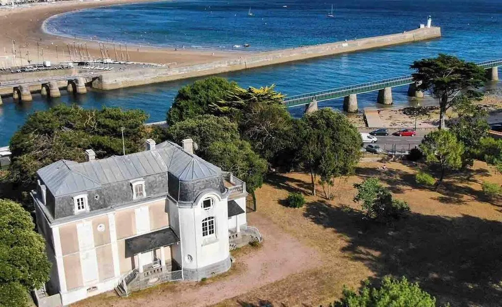 Aux Sables-d’Olonne, la Villa Charlotte entame sa restauration - Les ...