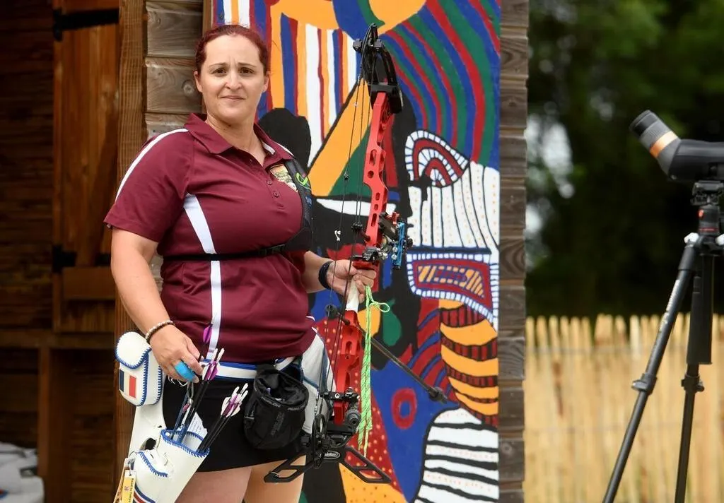 Para-tir à l’arc. Contrainte à l’arrêt, la Moncoutantaise Julie Rigault ...