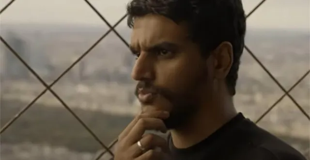 Le youtubeur Maskey tombe le masque pour la première fois et surprend ...