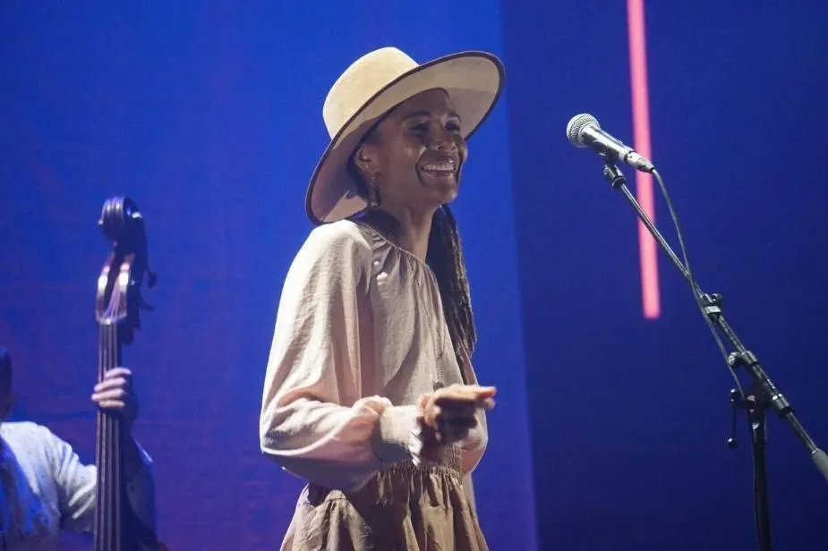 Il reste des places pour le concert d’Ayo au Quai M, vendredi 9 ...