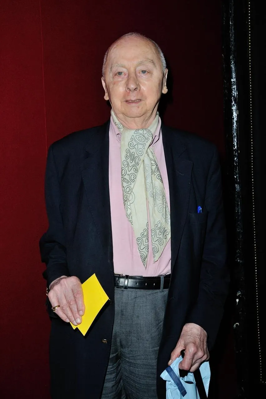 Jacques Ciron, voix française du majordome Alfred dans « Batman », est ...