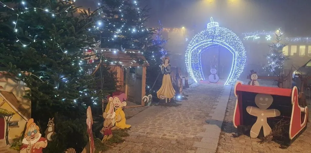 Avant Noël, le village écolo de Bazouges-la-Pérouse s’anime et s ...