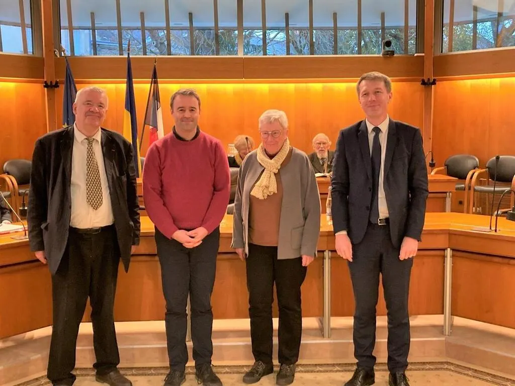 Académie du Maine : l’Oribus reçoit le Prix de la Mayenne 2022 - Laval ...