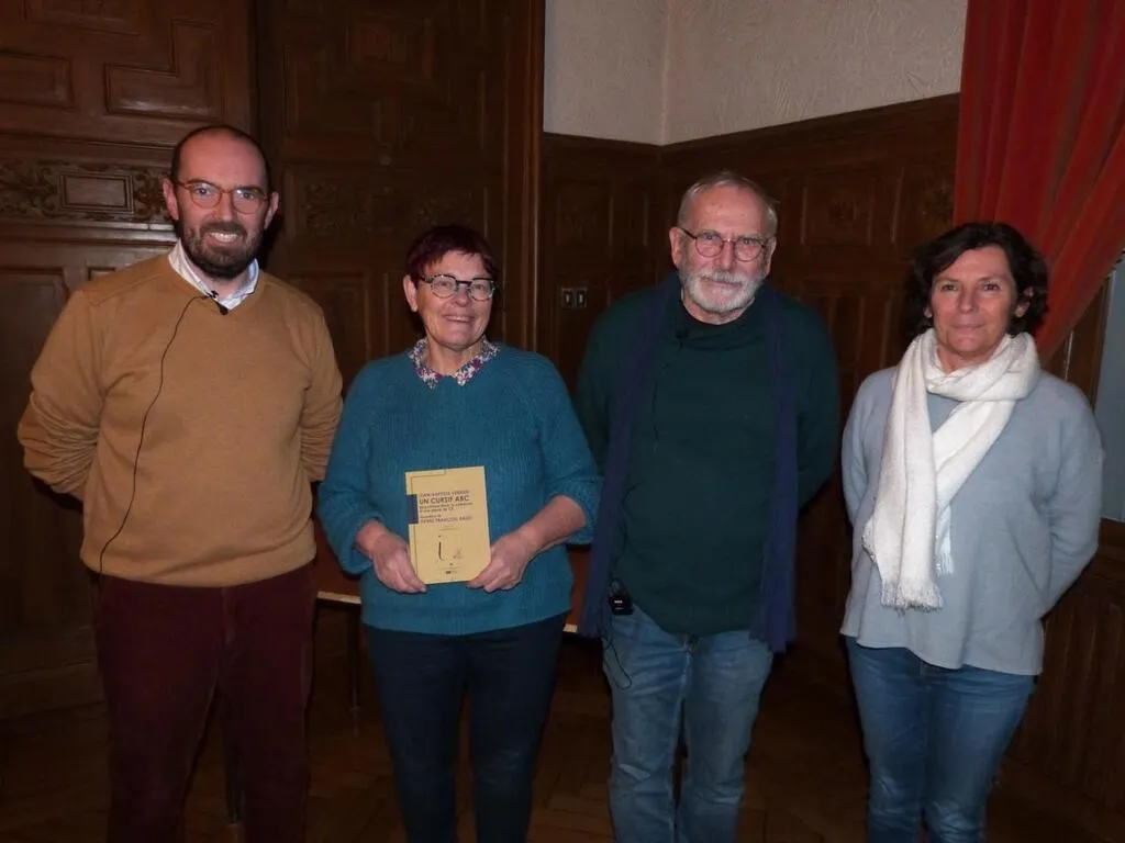 Près de Lisieux. Il écrit un recueil de poèmes pour la fin du CP de sa ...