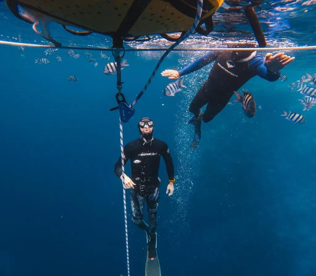 Le champion de France d’apnée Charles-Antoine Gombert décroche un ...