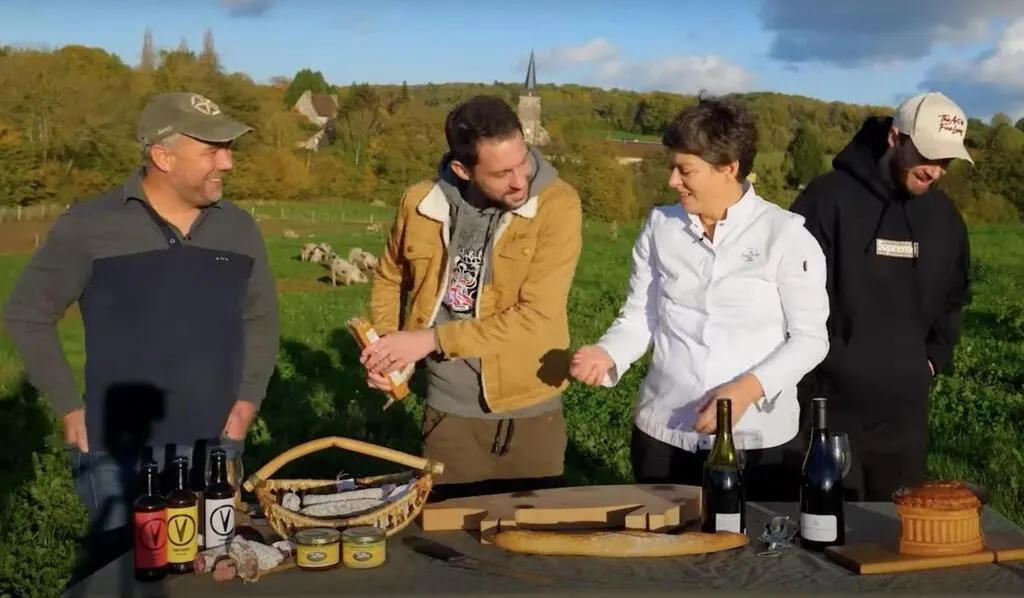 Quand le champion de France de saucisson rencontre la star de YouTube ...