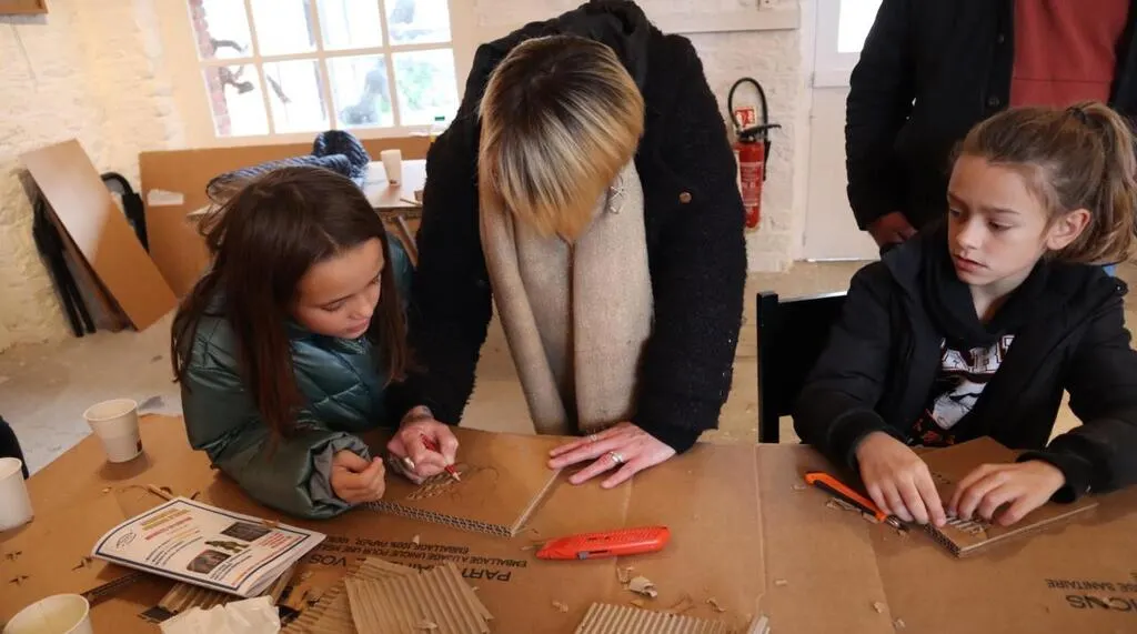 Clécy. L’atelier pour fabriquer des objets en carton a fait le plein ...