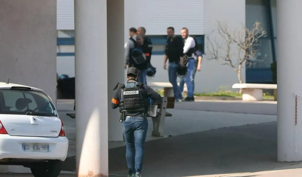 Le lycéen auteur de la première fusillade scolaire en France condamné à ...