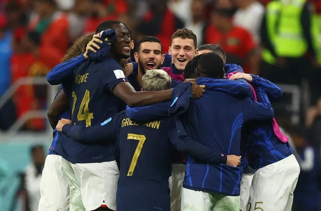 EN IMAGES. L’équipe de France explose de joie après sa qualification en ...