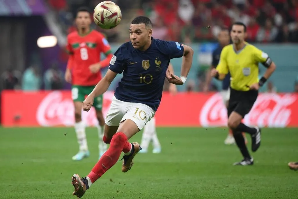 Coupe du monde. Kylian Mbappé est le joueur du Mondial qui défend le moins . Sport - Guingamp ...