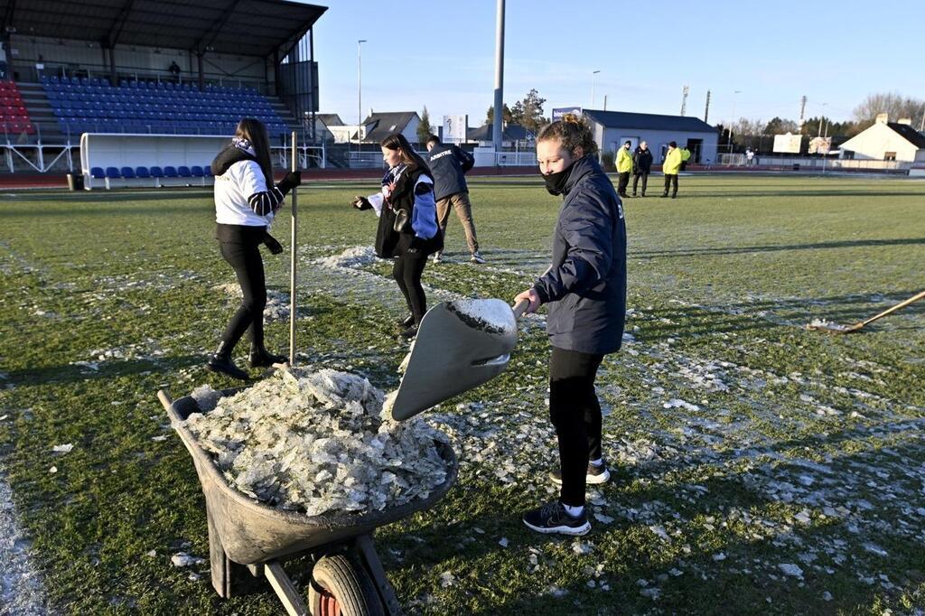 Reportage Report Du Match Af Virois Sm Caen Lénième Douche Froide