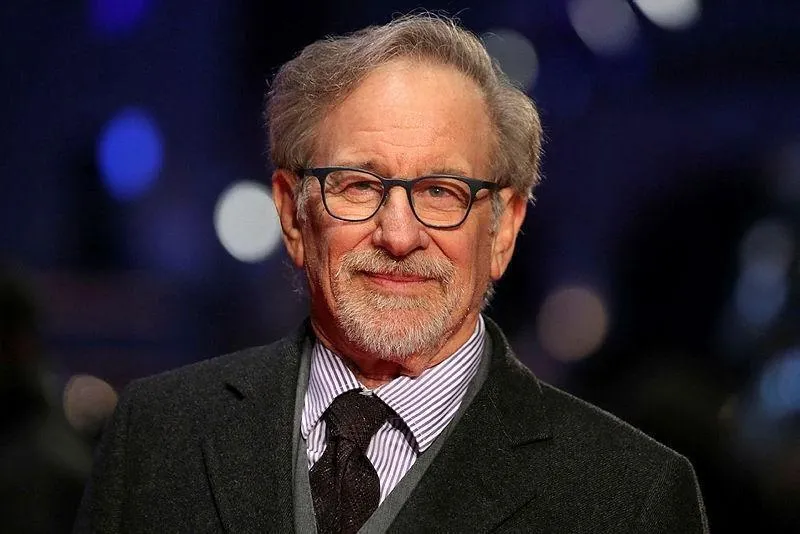 Le réalisateur Steven Spielberg raconte ses regrets pour les requins ...