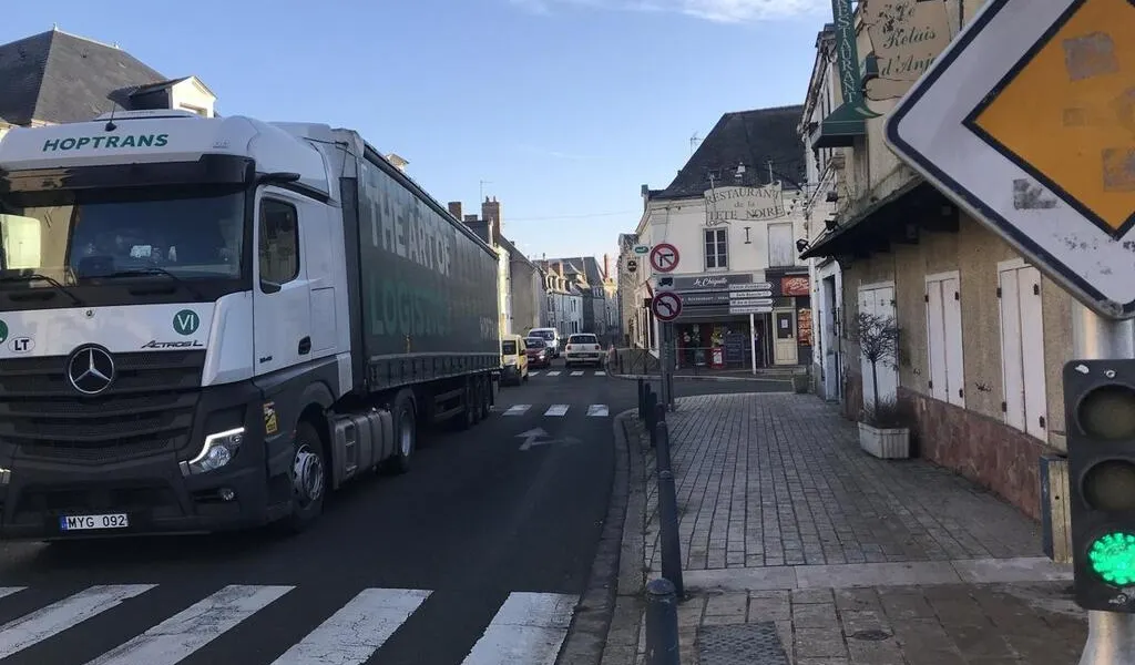 Déviation ou autoroute gratuite ? Saint-Georges-sur-Loire cogite sur ...