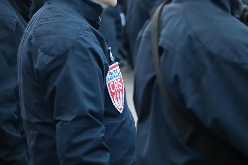 Maintien de l’ordre, quartiers sensibles, migrants : les CRS de Saint ...
