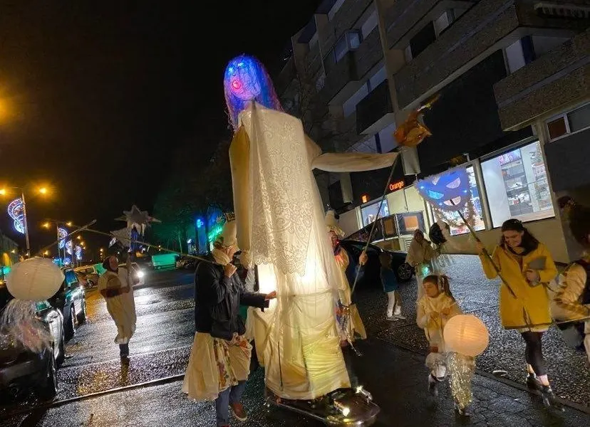 VIDÉO. À Fontenay-le-Comte, une mystérieuse parade pour « fêter le ...