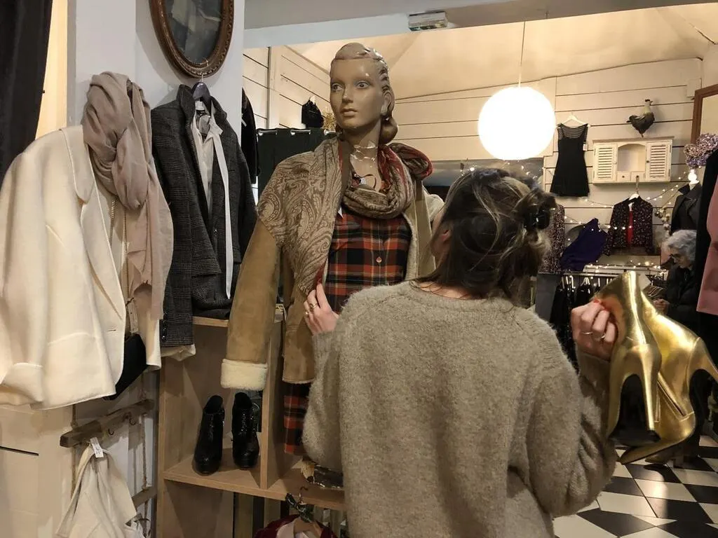 Les boutiques de seconde main ont la cote à Laval : « un mode de ...