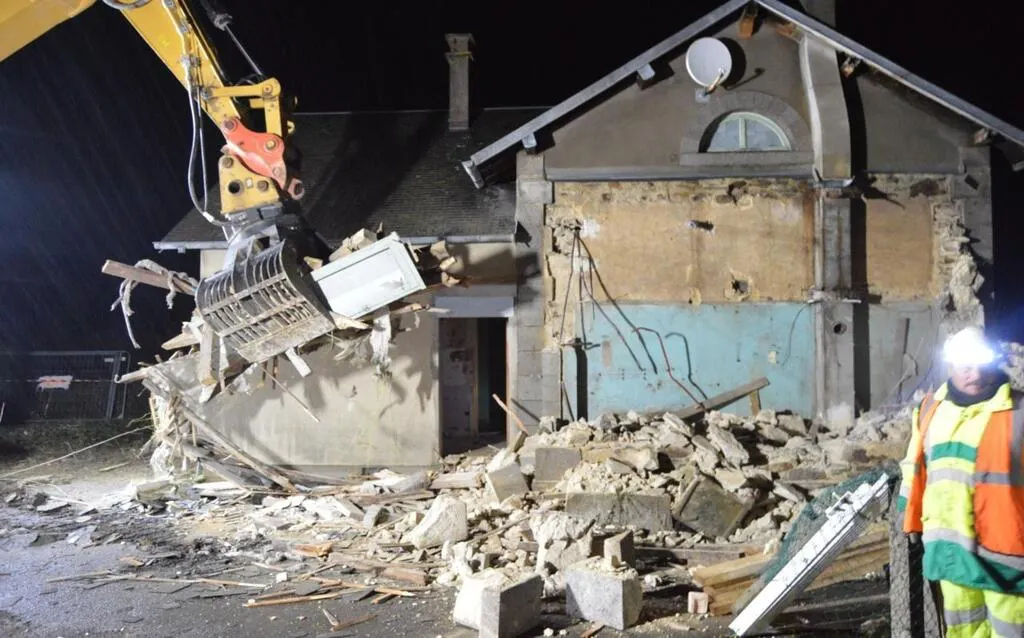 Yquelon. La maison du garde-barrière a été démolie - Granville.maville.com