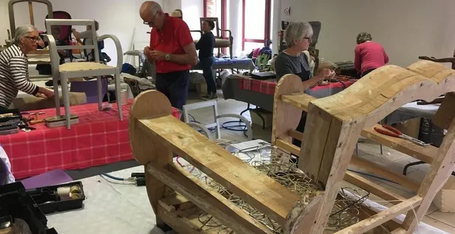 À Saint-Hilaire-du-Harcouët, les stages de tapisserie mobilière font le ...