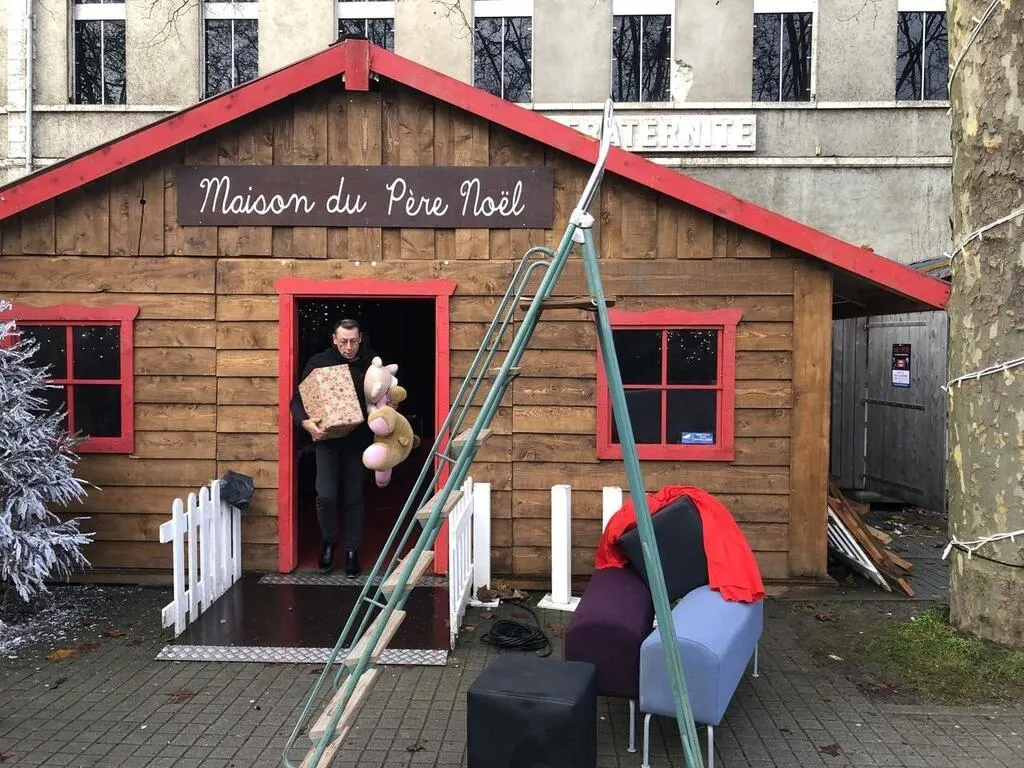 À La Roche-sur-Yon, c’est déjà l’heure de démonter le marché de Noël ...