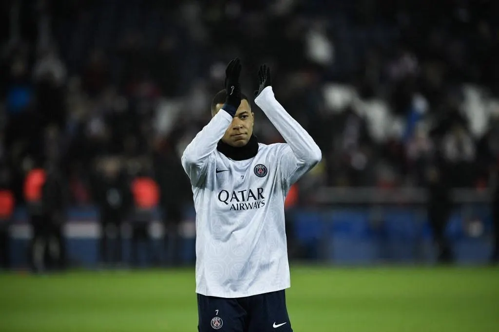 PSG. Kylian Mbappé accueilli par un nouveau chant au Parc des Princes ...