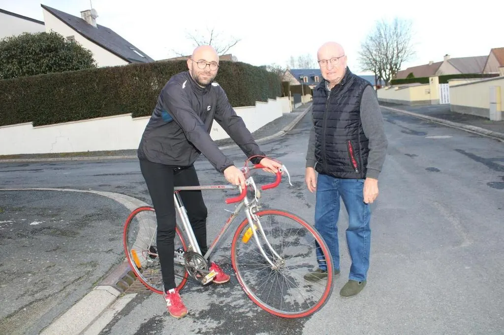 Torigny-les-Villes. Le vélo d’Anicet Boullot estampillé « Roland Martin ...