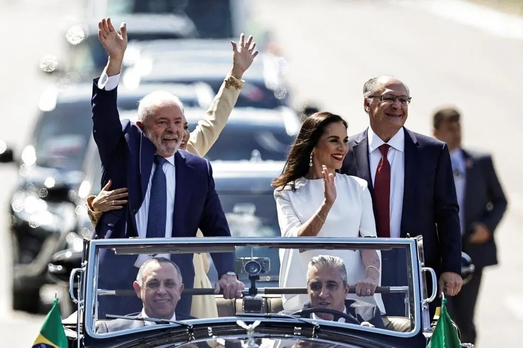 Au Brésil, Lula investi président pour la troisième fois - Granville ...