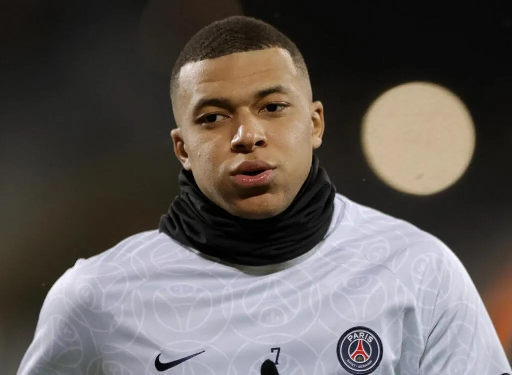 VIDÉO. RC Lens – PSG : Kylian Mbappé acclamé par le public lensois ...