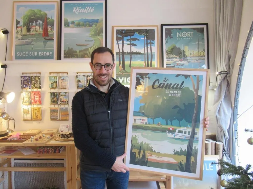 INITIATIVE. Un graphiste crée une affiche déco sur le canal de Nantes à ...