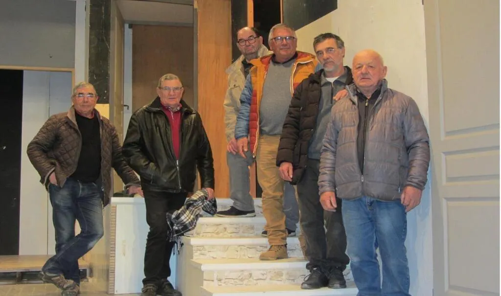 La Garnache. Les machinistes du Petit théâtre sont à l’œuvre - Les ...