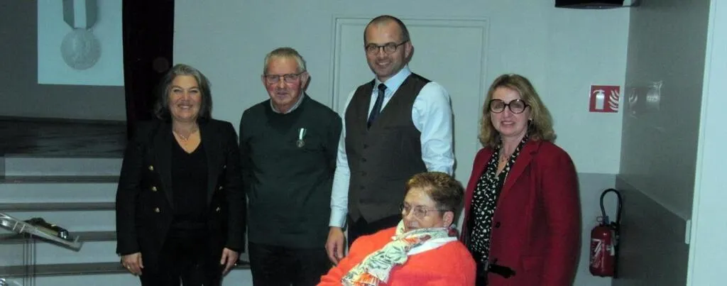 Cormolain. Daniel Jeanne décoré à la cérémonie des vœux - Caen.maville.com