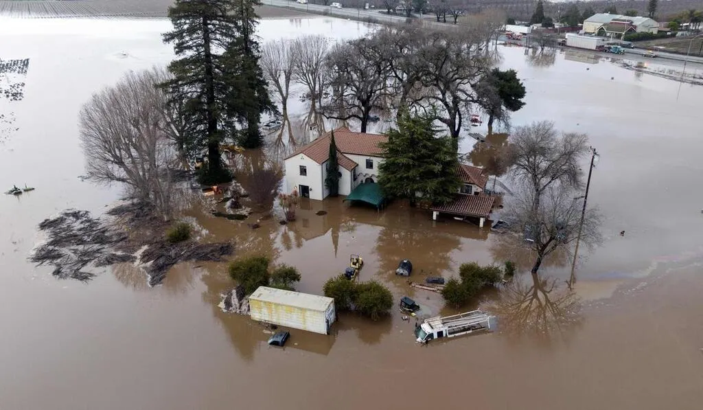 Tempête en Californie : l’État américain sous les eaux, la ville du ...