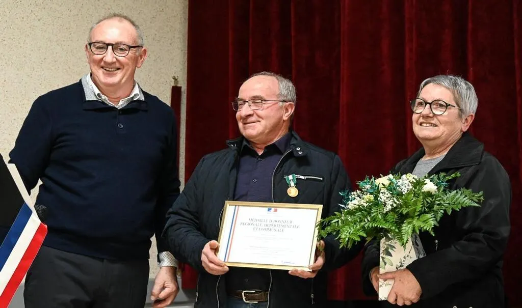Saint-Maurice-le-Girard. Une distinction pour l’ancien maire Jacques ...