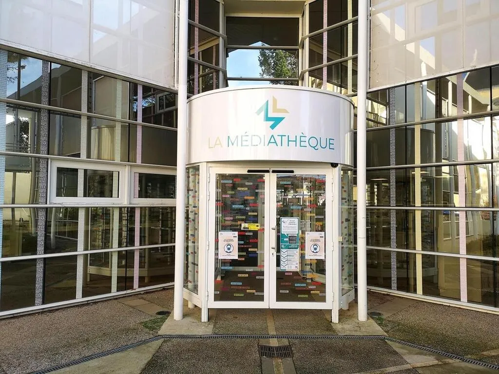 Saint-Hilaire-de-Riez. Et si vous dormiez à la médiathèque ? - La Roche ...