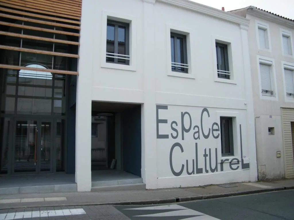 L’espace culturel Joseph-Martin, la nouvelle bibliothèque de Sainte-Hermine, ouvrira le - La ...