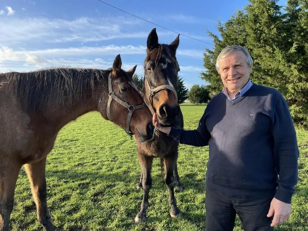 La voix des hippodromes de l’Ouest, René Périgois, tire sa révérence ...