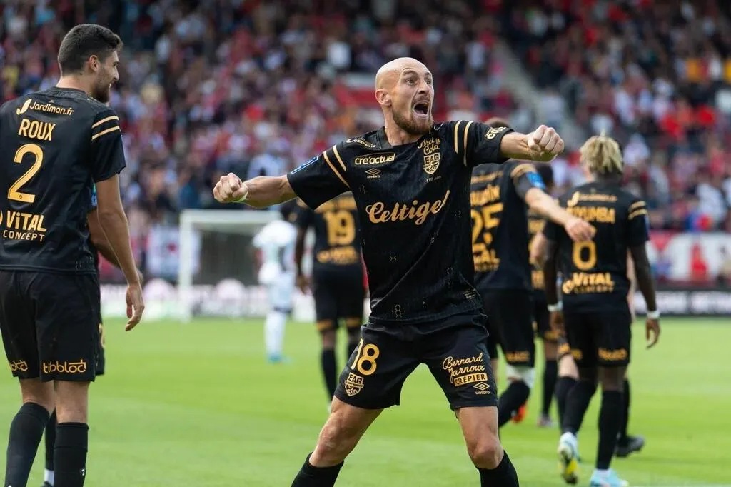 Qui sont les sponsors sur le maillot d’EA Guingamp ? . Sport - Guingamp ...