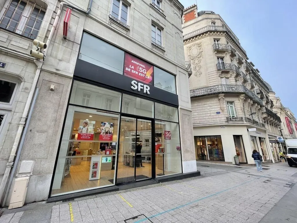 Le magasin SFR cambriolé à Angers : une quinzaine de téléphones dérobés ...