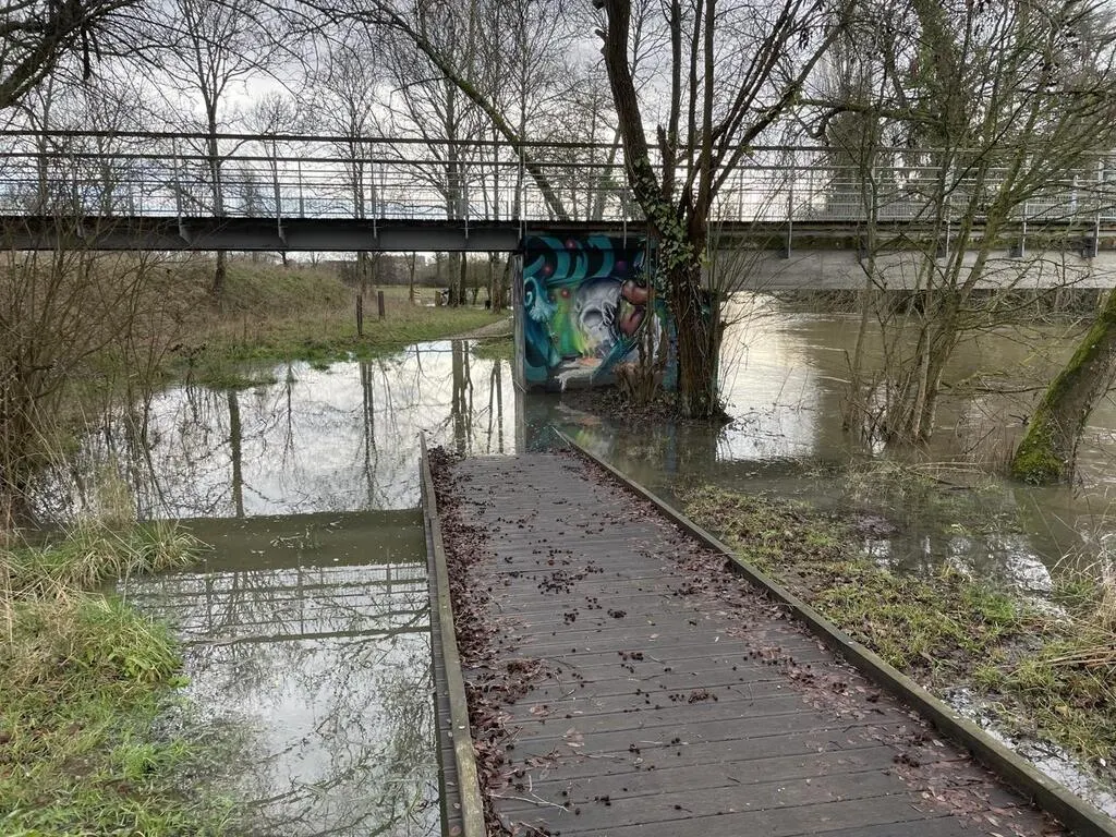 Alençon. La Sarthe sort de son lit et inonde le site de la Fuie des ...