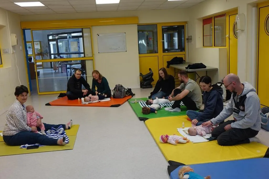 À Plouarzel, des ateliers pour apprendre à masser son bébé - Brest.maville.com