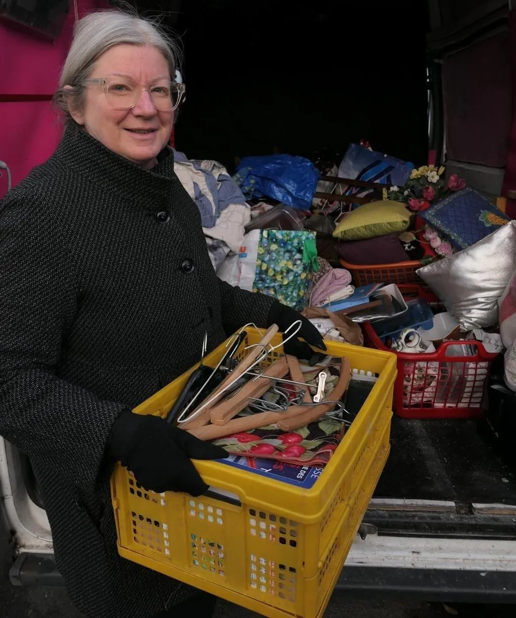 Emmanuelle redonne vie aux objets en triant leur maison - Nantes ...