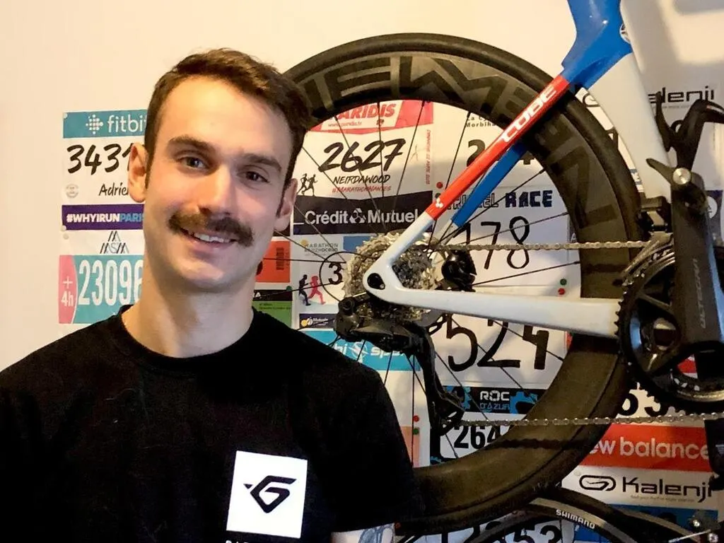 PORTRAIT. Neirdawood, à bicyclette ou en baskets, sans prise de tête ...