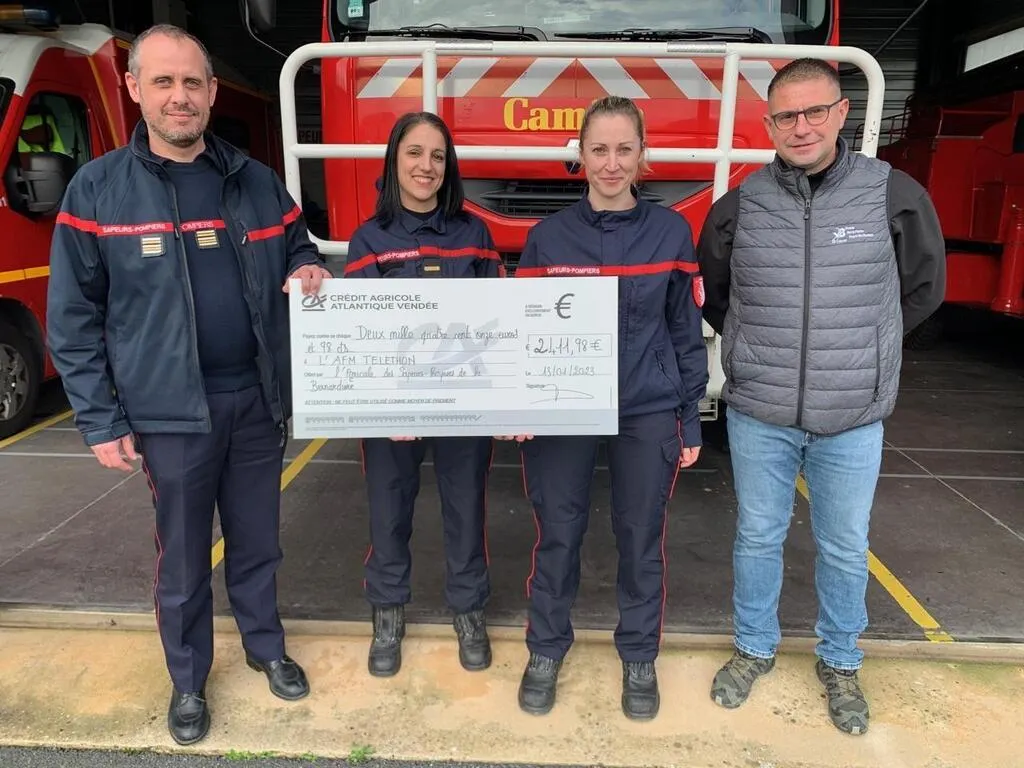 Cugand. Un chèque de 2 411,98 € au profit du Téléthon 2022 - La Roche ...