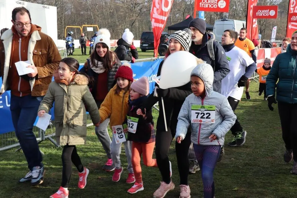 EN IMAGES. Froid mordant, chaleur humaine et défis sportifs au Cross ...