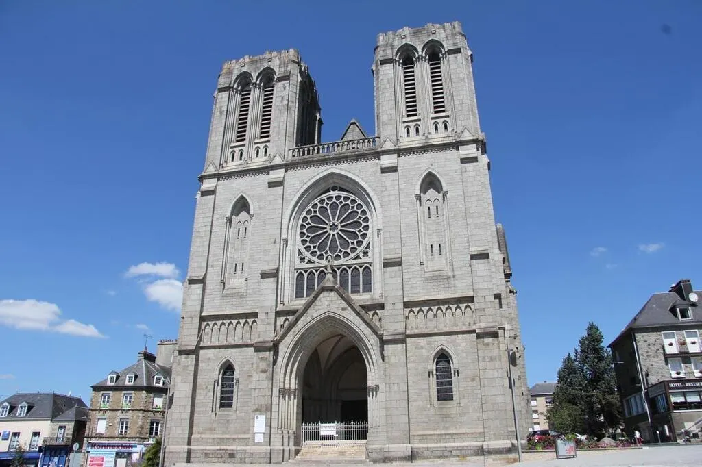 Orne. Quatre sites incontournables pour visiter Flers - Trouville ...