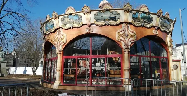 Fermé pour des raisons de sécurité, le carrousel doit rouvrir le 27 ...