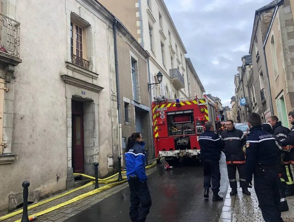 Un pompier et un gendarme sont-ils responsables de la mort d’un homme dans un incendie en - Le ...